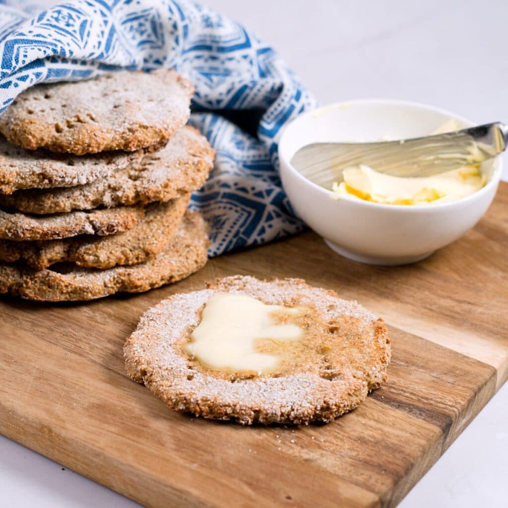 Finnish pulla-cardamom buns recipe - Scandicuisine