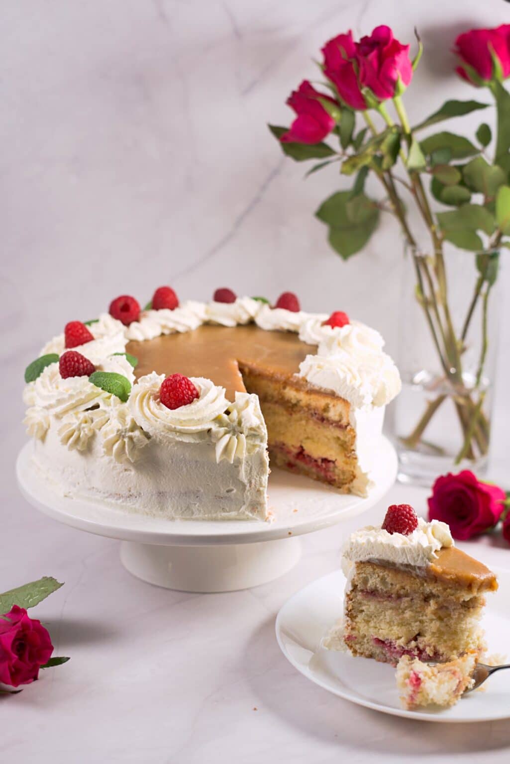 Raspberry caramel cake - Scandicuisine