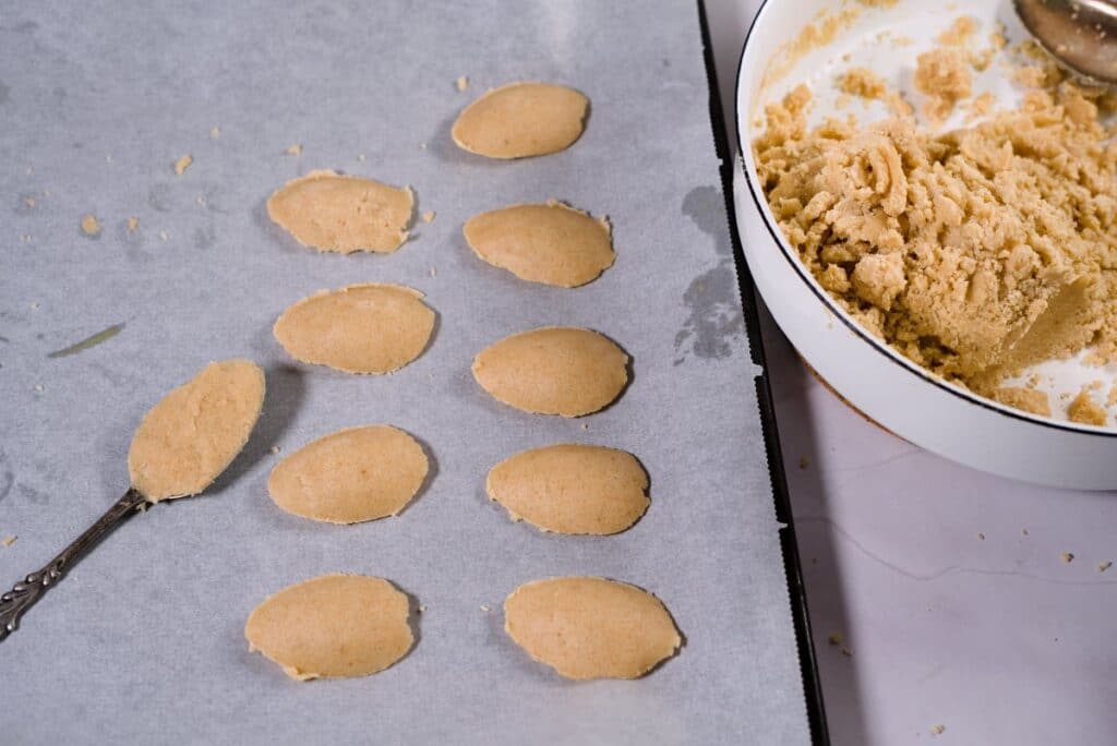 Finnish Spoon Cookies-Lusikkaleivät - Scandicuisine