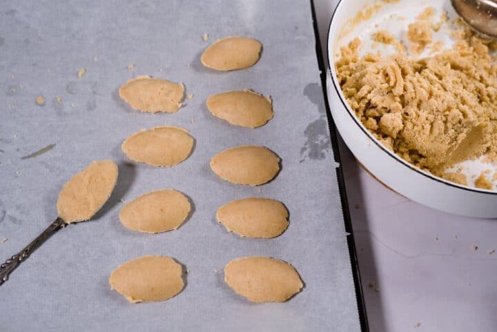 Finnish Spoon Cookies-Lusikkaleivät - Scandicuisine