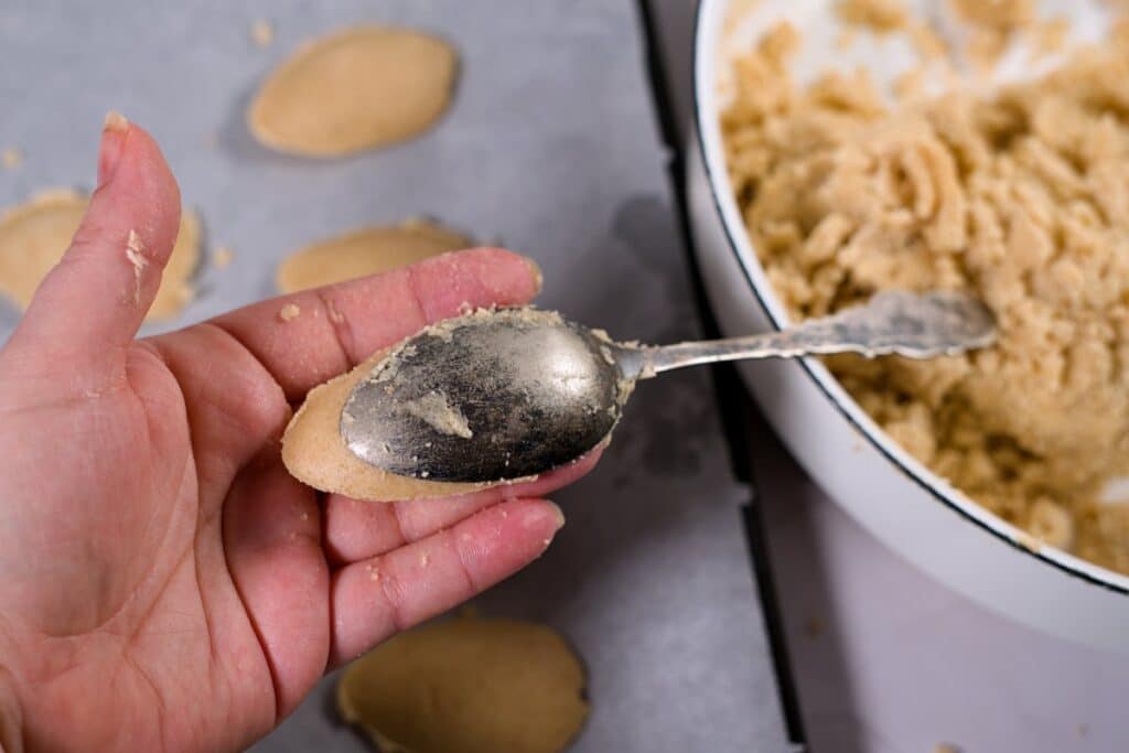 Finnish Spoon Cookies-Lusikkaleivät - Scandicuisine