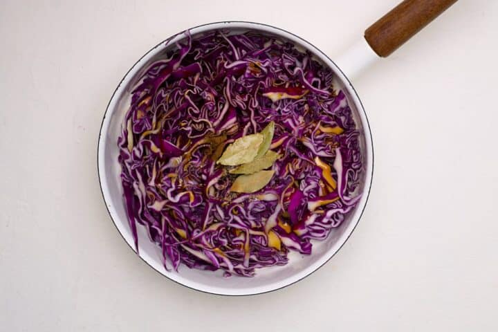 Rödkål-Swedish Braised Red Cabbage - Scandicuisine